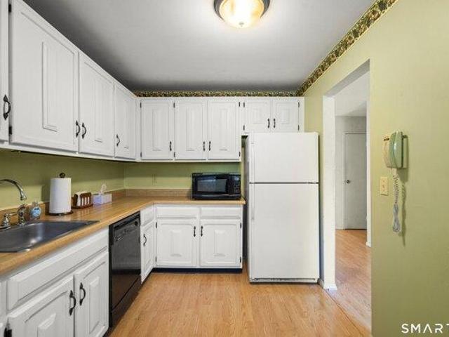 house with 2 bedroom, Enfield CT DLS103098311