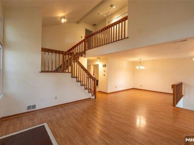 house with 2 bedroom, Englewood NJ ES105189856