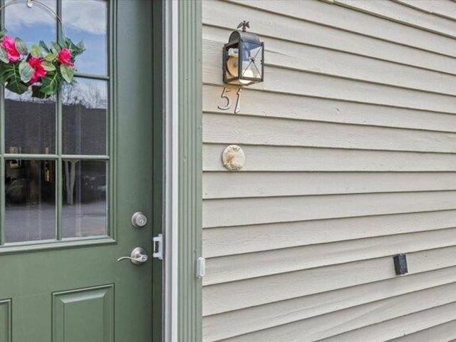 house with 2 bedroom, Essex Junction VT ES103127262