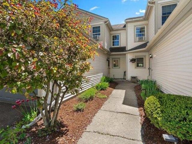 house with 2 bedroom, Essex Junction VT ES103886096