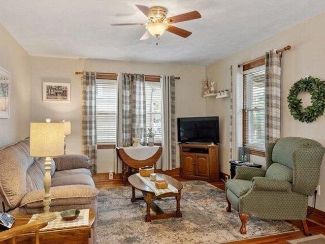 house with 2 bedroom, Everett MA ES105175471