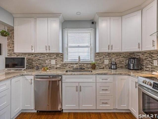 house with 2 bedroom, Fairfield CT DLS102762466