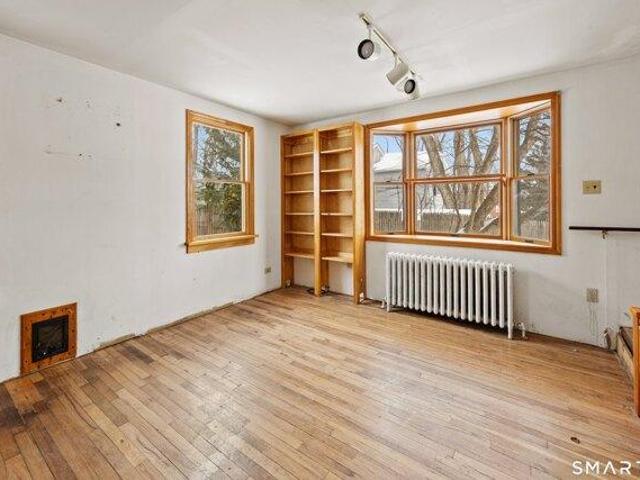 house with 2 bedroom, Fairfield CT ES103125025