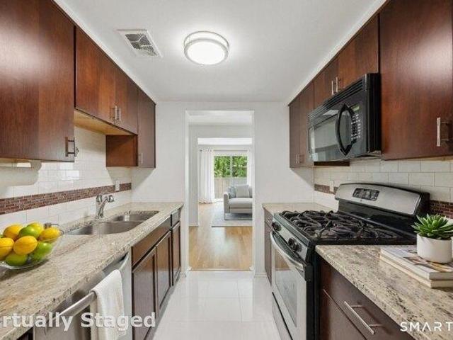 house with 2 bedroom, Fairfield CT ES104234408
