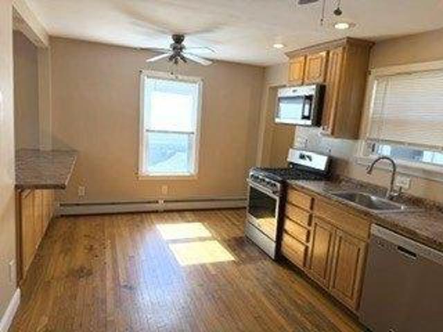 house with 2 bedroom, Fall River MA DS103807931