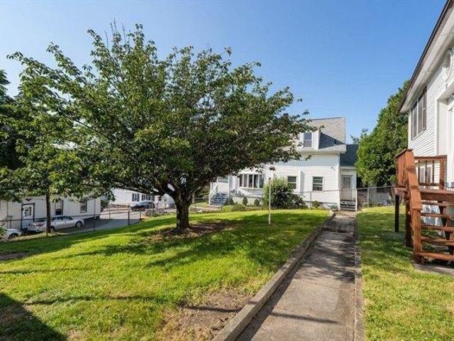 house with 2 bedroom, Fall River MA ES105080936
