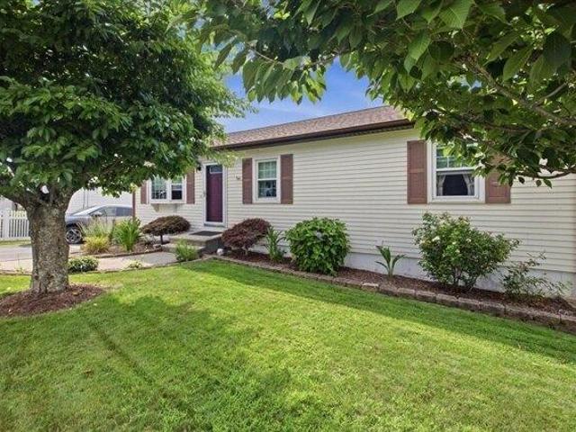 house with 2 bedroom, Fall River MA ES105229808