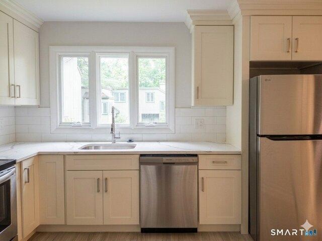 house with 2 bedroom, Farmington CT ES104237245