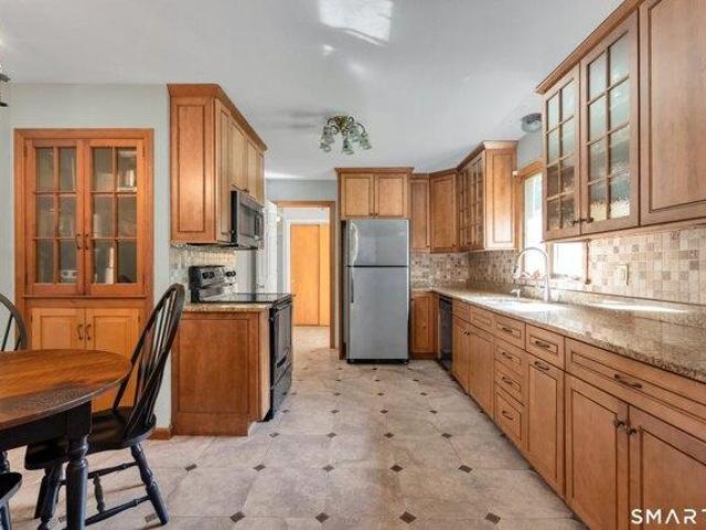house with 2 bedroom, Farmington CT ES104330442