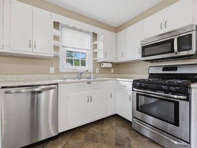 house with 2 bedroom, Fitchburg MA ES105127259