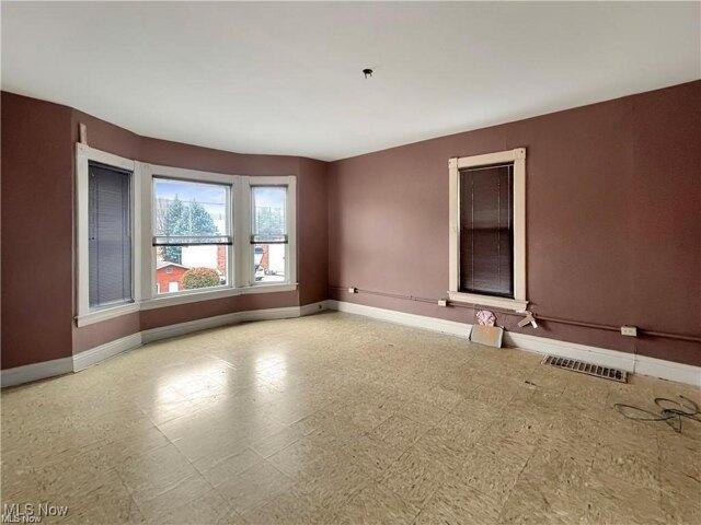 house with 2 bedroom, Follansbee WV ES88980219