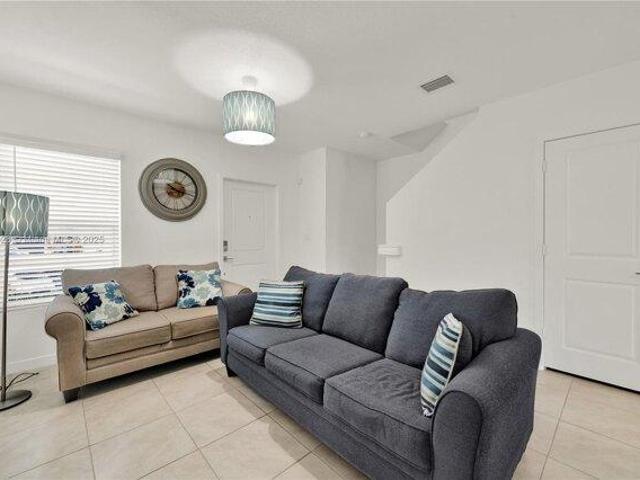 house with 2 bedroom, Florida City FL DLS88486134