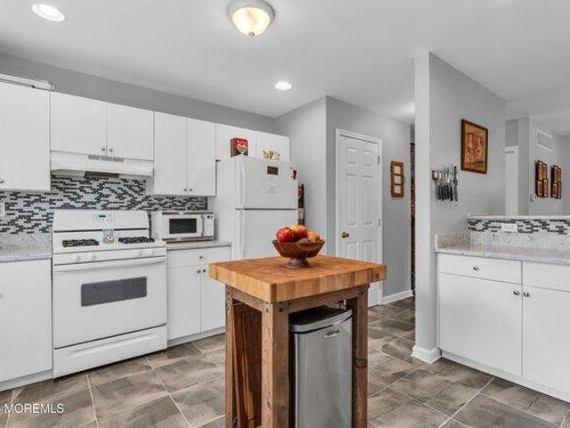 house with 2 bedroom, Freehold NJ ES104410205