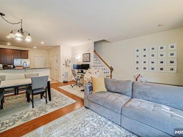 house with 2 bedroom, Garfield NJ ES105206599