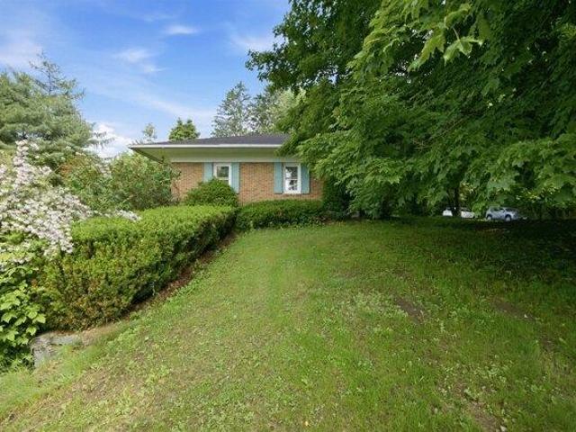 house with 2 bedroom, Gilford NH ES104604409