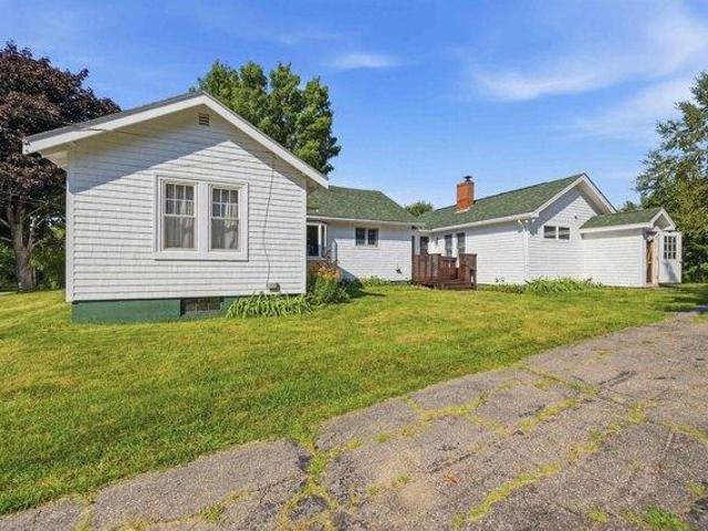 house with 2 bedroom, Gilford NH ES105192920