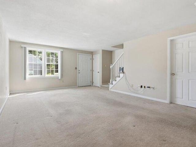 house with 2 bedroom, Goffstown NH ES104850550