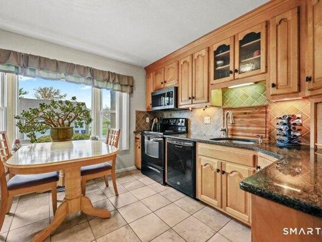 house with 2 bedroom, Glastonbury CT DS102444554