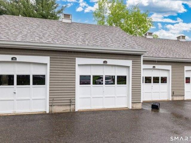 house with 2 bedroom, Glastonbury CT DS102728528