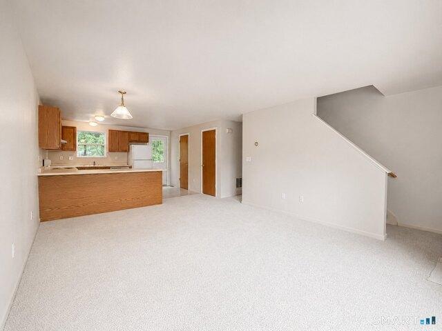 house with 2 bedroom, Glastonbury CT DS104233659