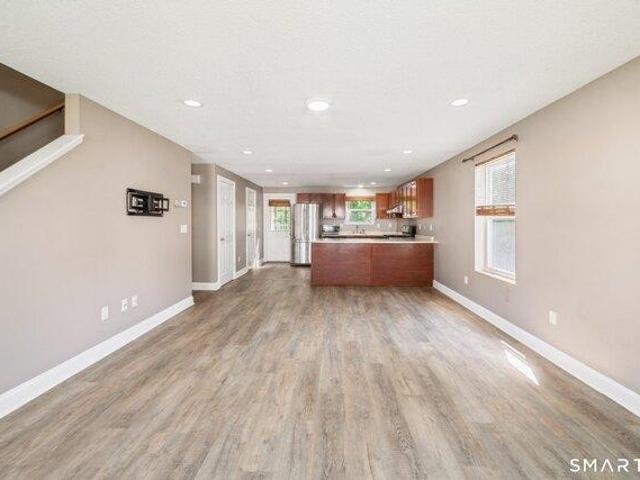 house with 2 bedroom, Glastonbury CT DS104237185