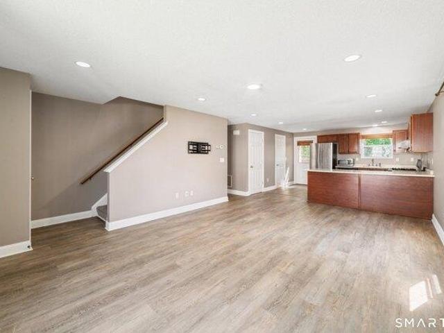 house with 2 bedroom, Glastonbury CT ES104791806