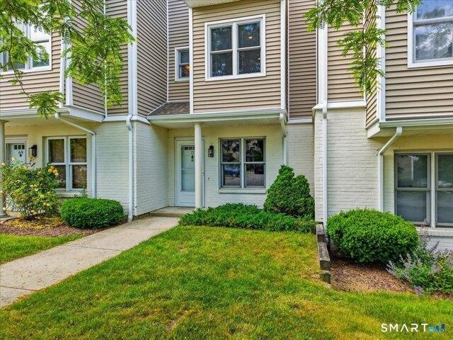 house with 2 bedroom, Groton CT ES104299411