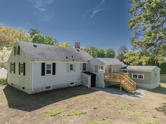 house with 2 bedroom, Groveland MA ES103497244