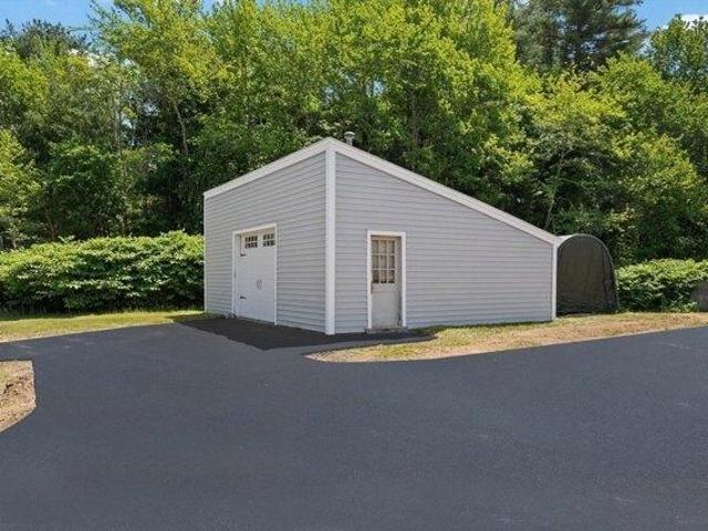 house with 2 bedroom, Groveland MA ES105229533