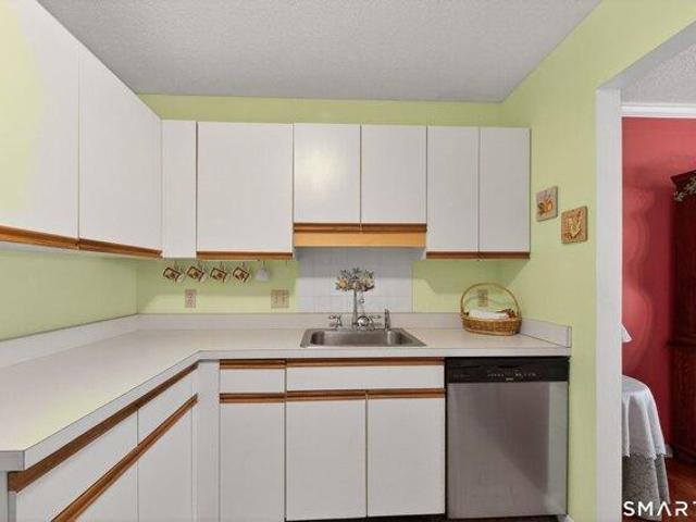 house with 2 bedroom, Granby CT ES105106486