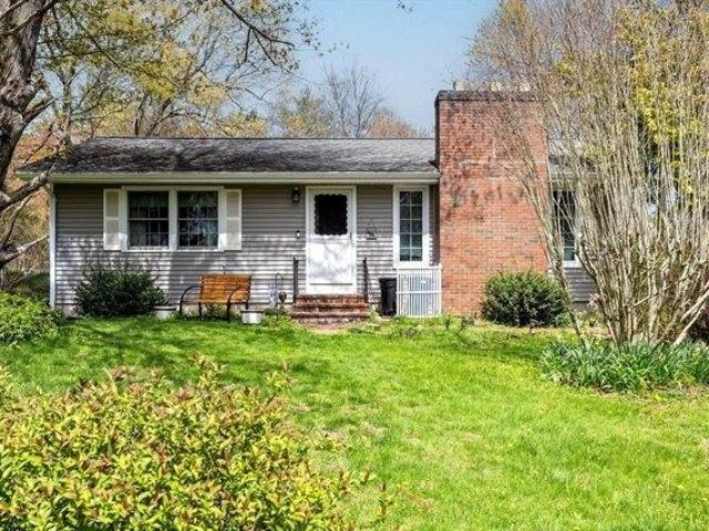 house with 2 bedroom, Granby MA DS102442818