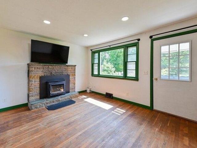 house with 2 bedroom, Granby MA ES104759634