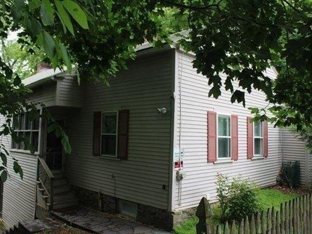house with 2 bedroom, Greenfield MA DLS103036252