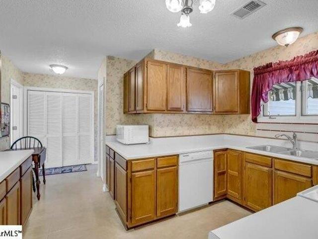 house with 2 bedroom, Greenville SC ES88089556