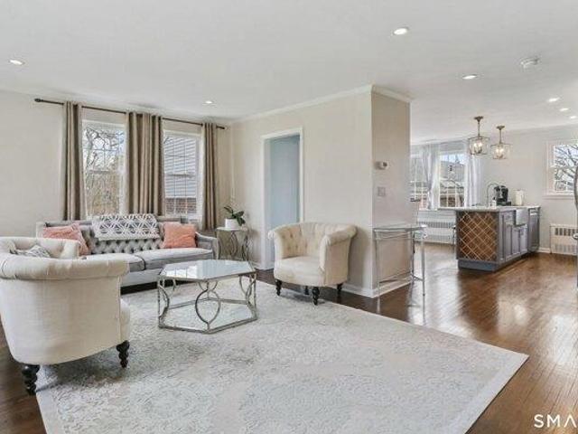 house with 2 bedroom, Greenwich CT DLS102479976