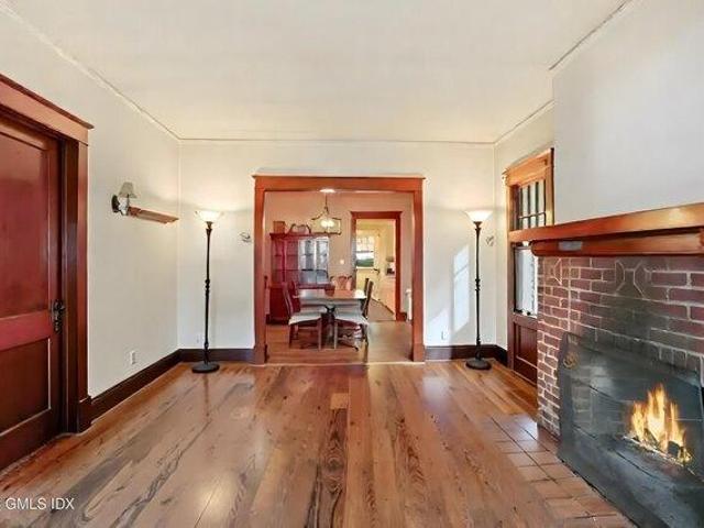 house with 2 bedroom, Greenwich CT ES105233252
