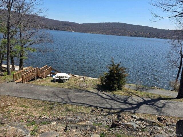 house with 2 bedroom, Greenwood Lake NY DLS101746875