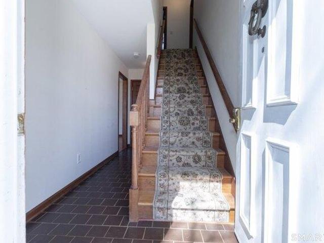 house with 2 bedroom, Guilford CT DLS102478113