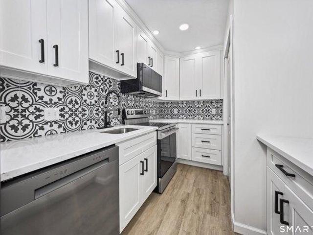 house with 2 bedroom, Guilford CT ES105125938