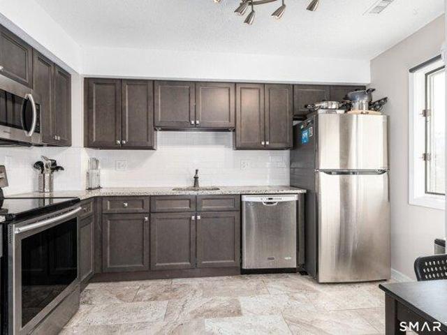 house with 2 bedroom, Hamden CT DLS102707648