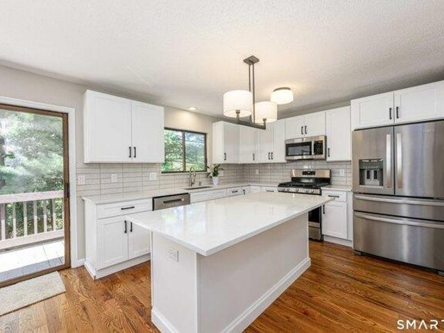 house with 2 bedroom, Hamden CT DS104233626