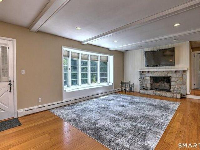 house with 2 bedroom, Hamden CT ES104811414