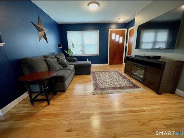 house with 2 bedroom, Hamden CT ES104234057