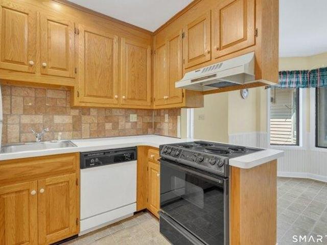house with 2 bedroom, Hamden CT ES105123852