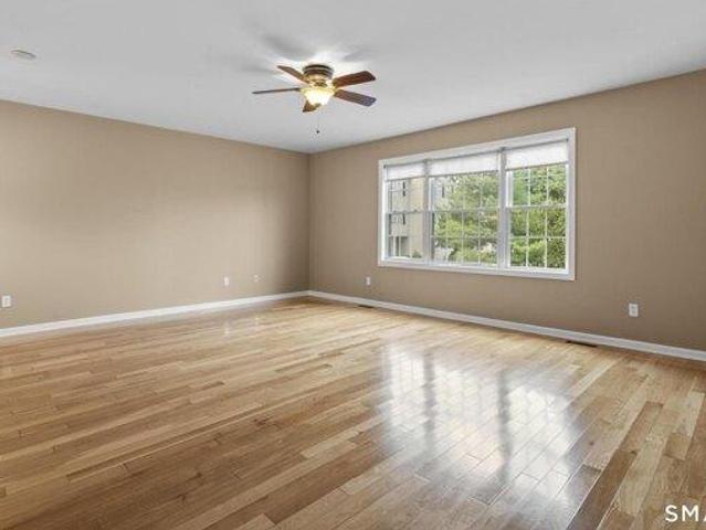 house with 2 bedroom, Hamden CT ES105124130