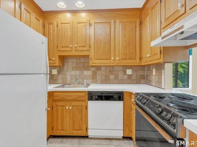house with 2 bedroom, Hamden CT ES105207445