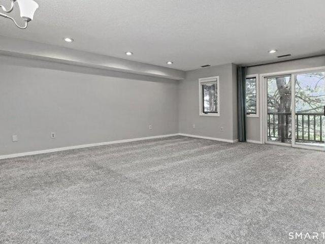house with 2 bedroom, Hamden CT ES105232512