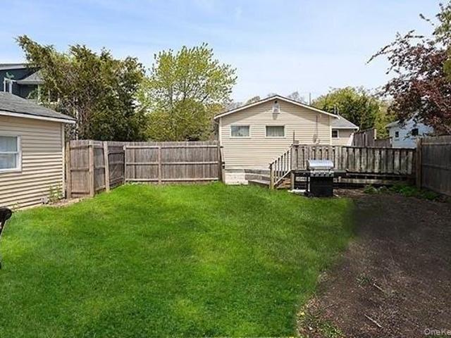 house with 2 bedroom, Hampton Bays NY ES103601325