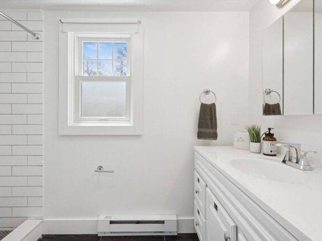house with 2 bedroom, Hampton Bays NY ES103604382