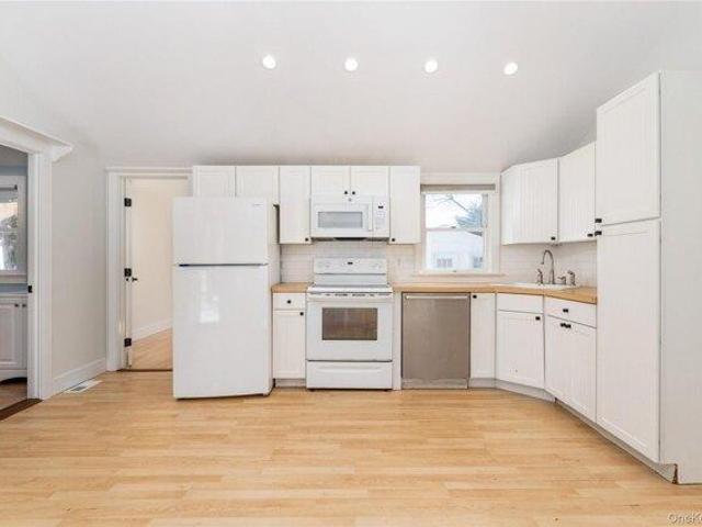 house with 2 bedroom, Hampton Bays NY ES103627758